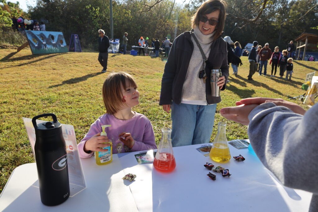 EcoReach gets kids (and their parents) to connect with science - Odum ...